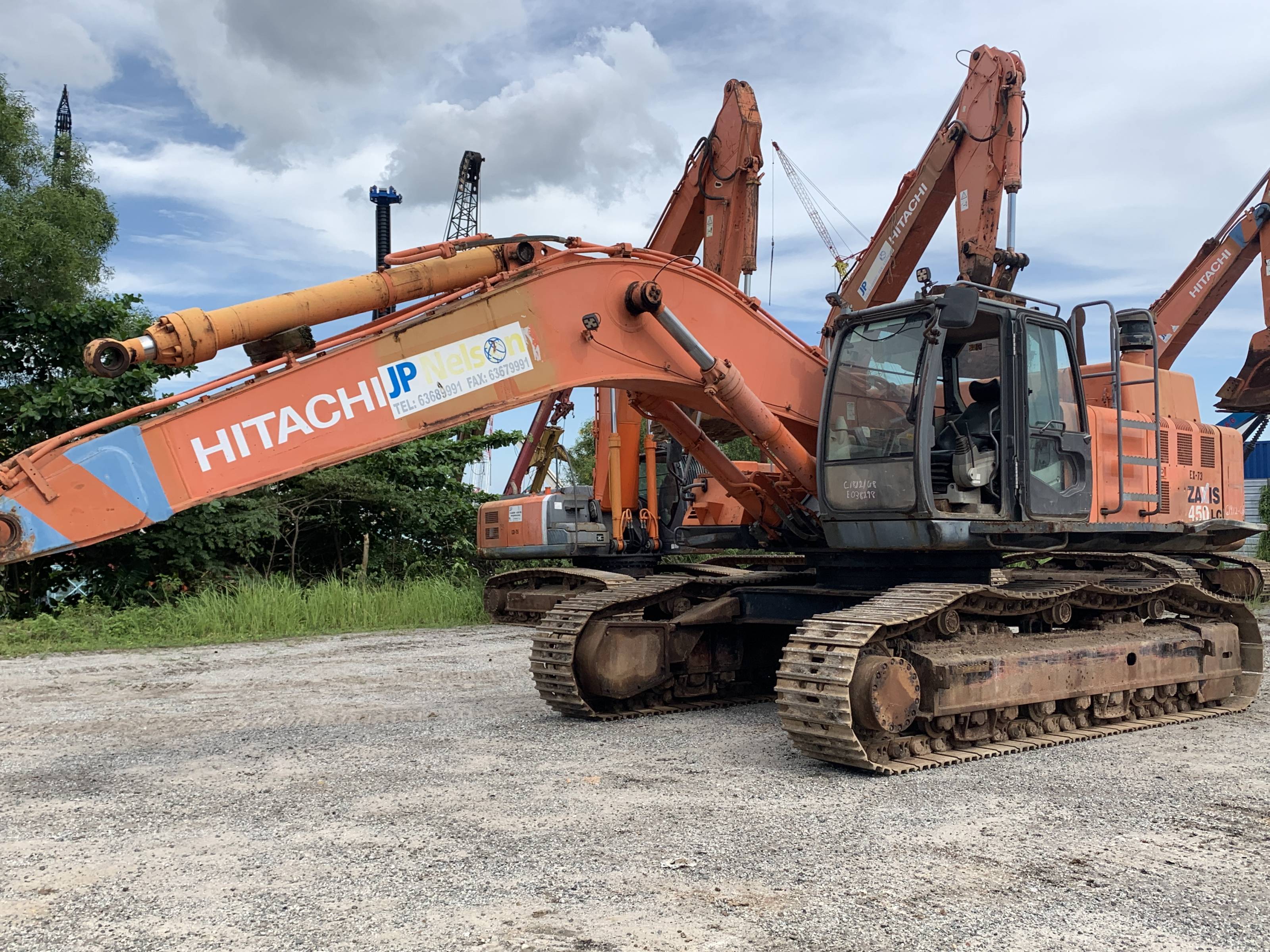 HITACHI 45 TON HYDRAULIC EXCAVATOR